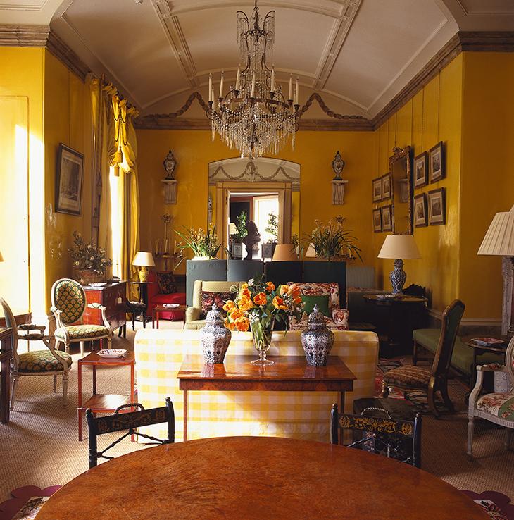 Priming up the walls – on colour and confinement - Apollo Magazine