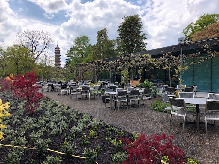 Storm in a teacup – at Kew’s pavilion restaurant - Apollo Magazine
