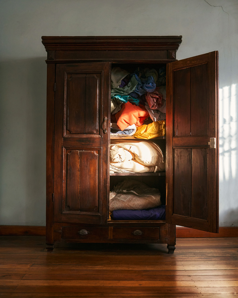 In Madagascar, a traditional garment is telling new stories - Apollo ...