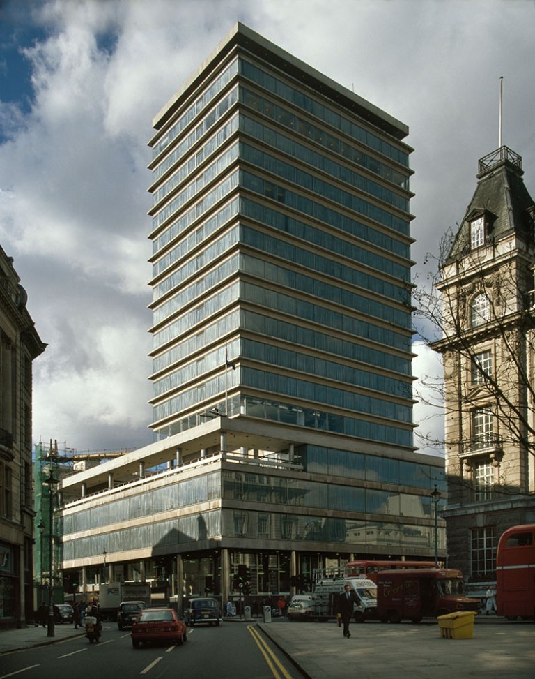 Man about town – around modern London with Ian Nairn - Apollo Magazine