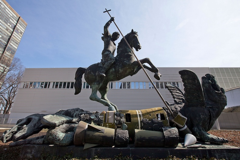 The colossal achievements of Zurab Tsereteli (1934–2025) - Apollo Magazine
